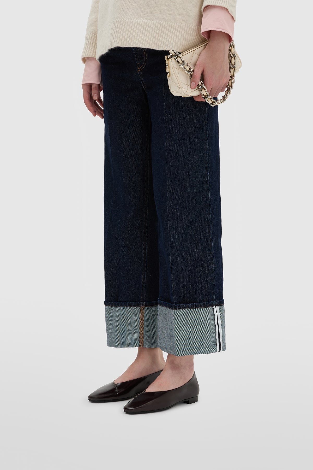 Pumps in shiny velvet mahogany with overlapped upper and low heel ...