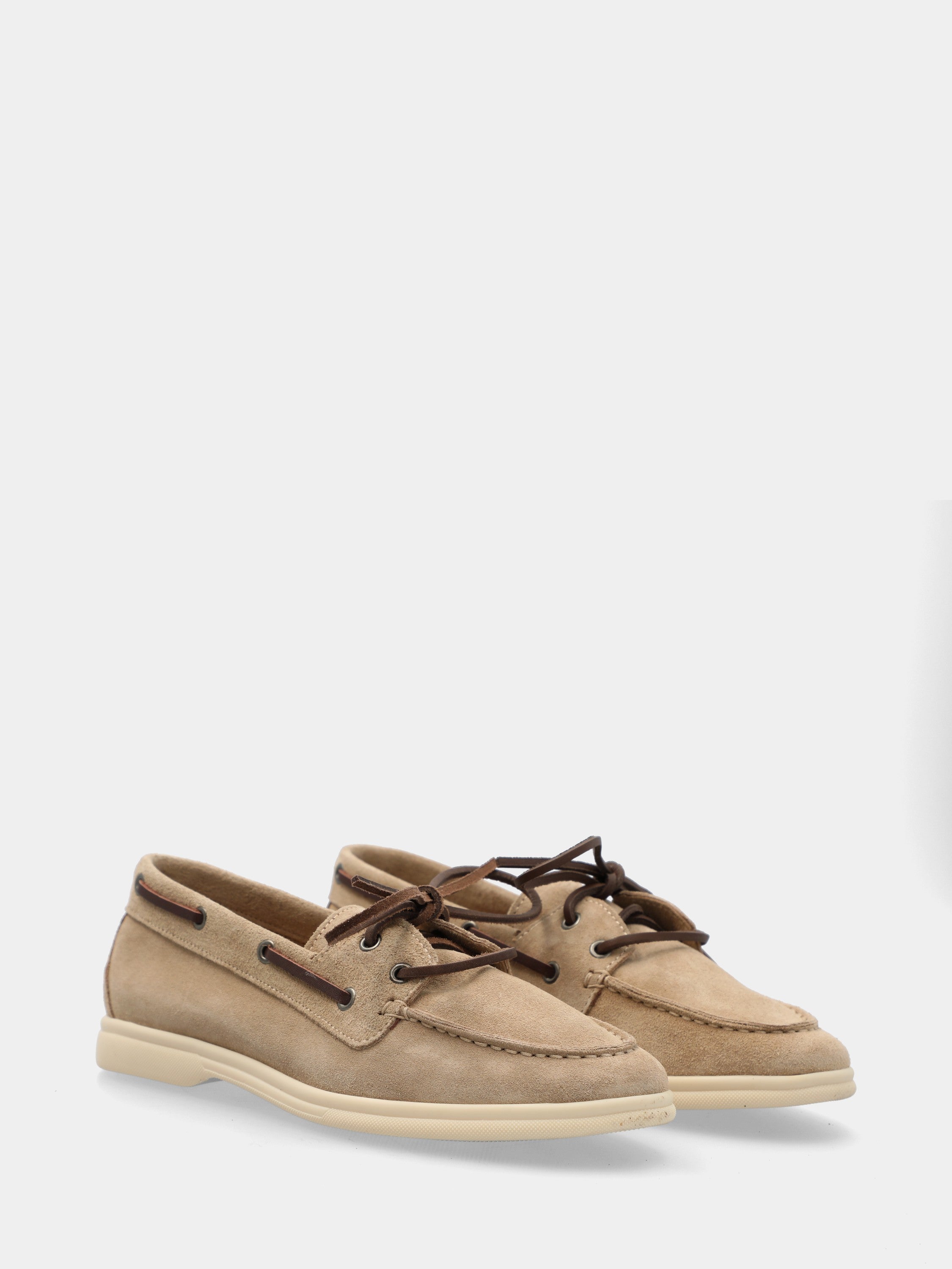 Beige one-piece suede derby with round toe and rubber sole | Guja Footwear