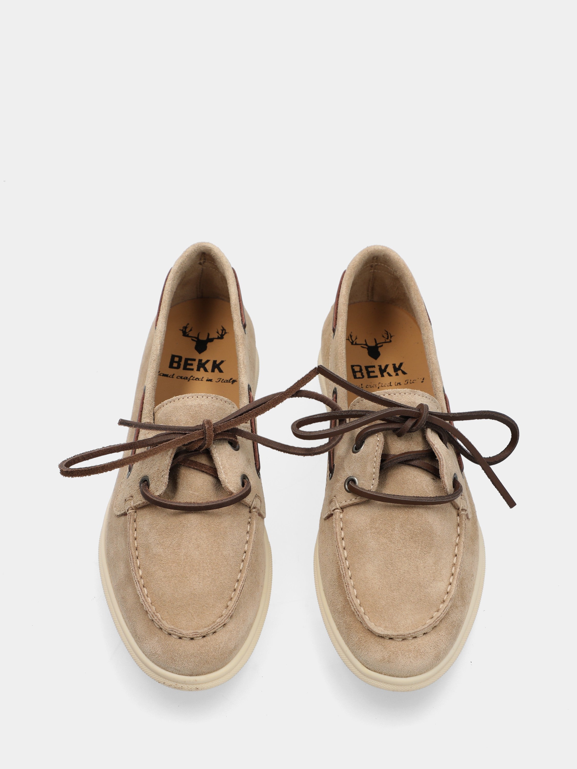 Beige one-piece suede derby with round toe and rubber sole | Guja Footwear